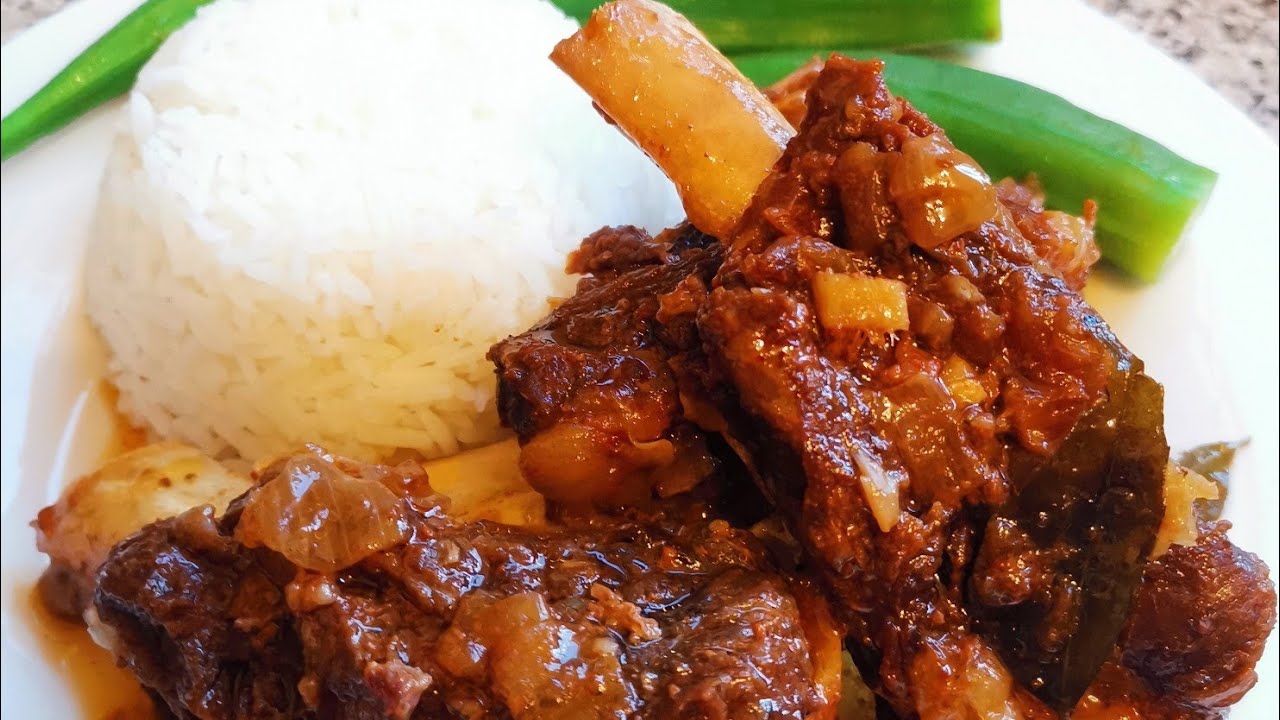 Braised beef ribs with lots of flavour! Best paired with bread or rice ...