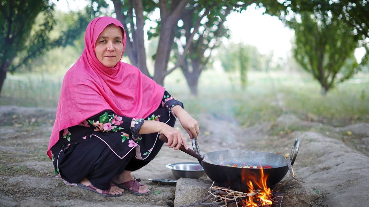 Beef liver | Sweet mother cooking flavourful beef liver for dinner. 4K ...