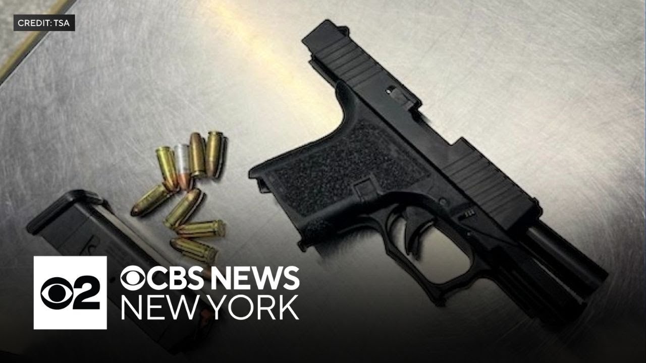 Texas man with loaded gun arrested at NYC airport - YouTube