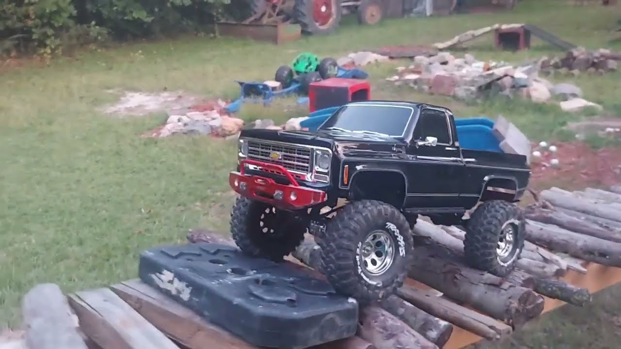 Traxxas TRX4 high lift edition. This truck is impressive!! - YouTube