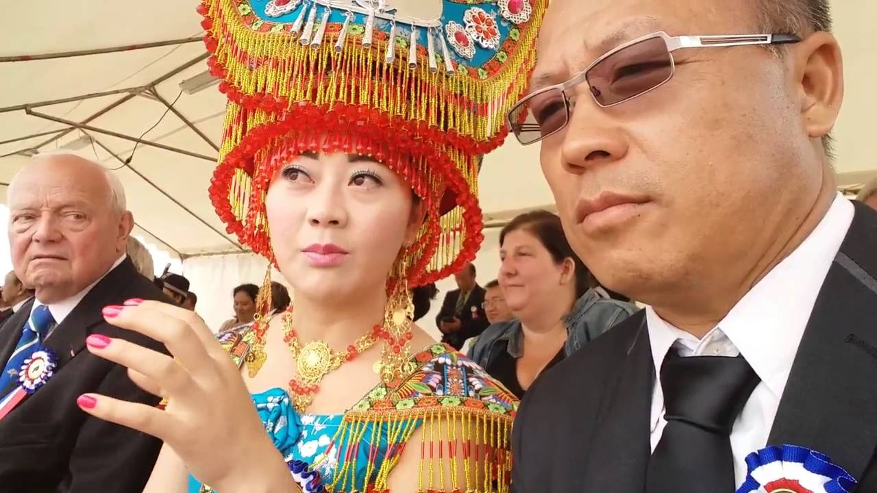 Hmong france Festival 2016 - Laaj TSAWB & Nyiaj laug XYOOJ - YouTube