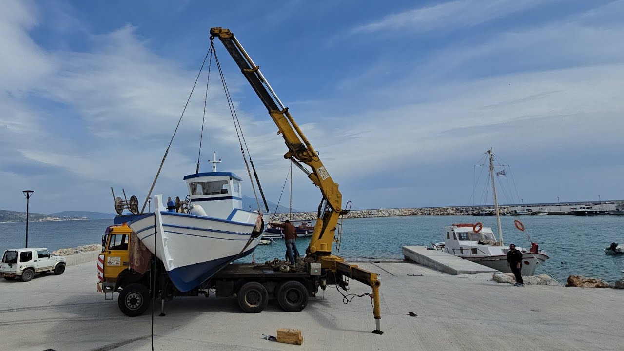 ΚΑΘΕΛΚΥΣΗ ΝΕΟΥ ΞΥΛΙΝΟΥ 10 ΜΕΤΡΟΥ ΣΚΑΦΟΥΣ (ΑΓΙΟΣ ΝΙΚΟΛΑΟΣ) ΠΡΩΤΗ ΒΟΛΤΑ ...