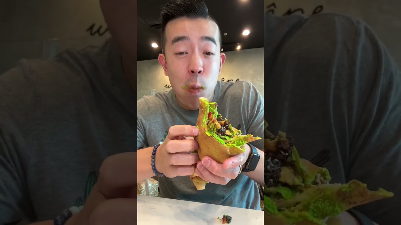 SPOOKY CREPES @ WHAT'S CREPE #Vegas #shorts - YouTube
