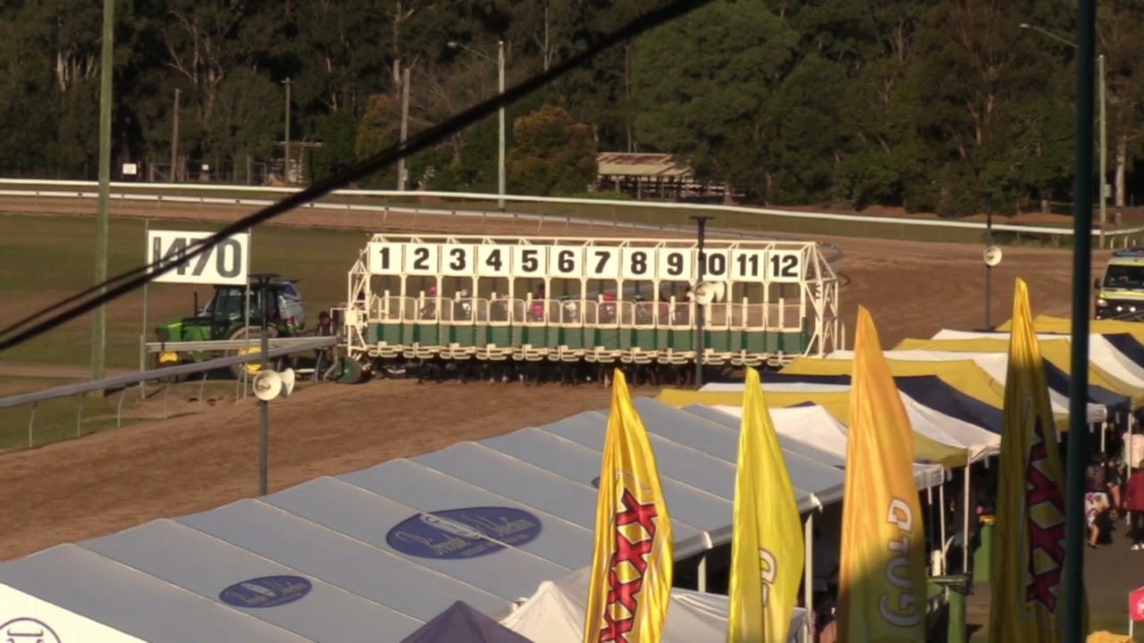 Gympie-20082022-race-5 - YouTube