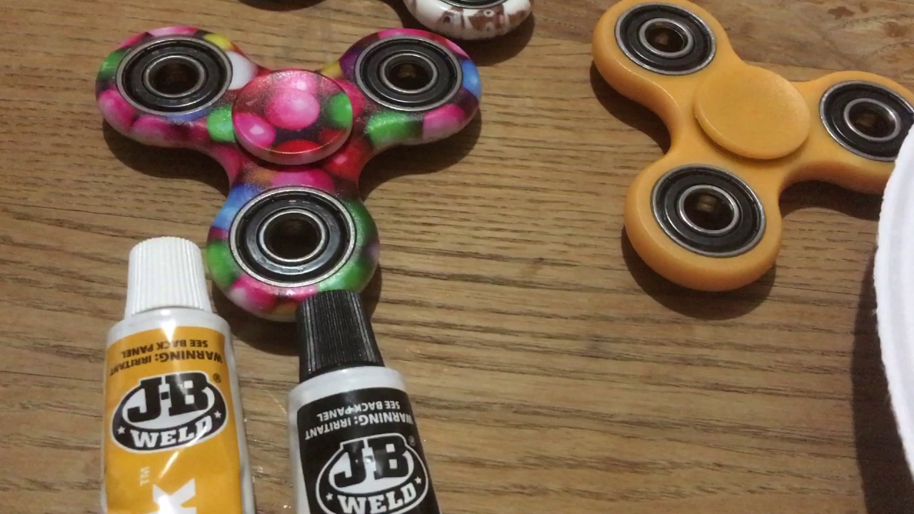 FIXING A CRACKED FIDGET SPINNER🌪 - YouTube