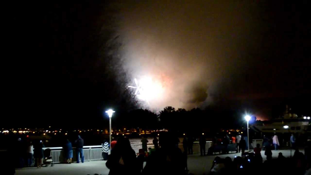 2012 San Diego "Big Bay Boom" Fireworks Bust / Fail in 720P HD - YouTube