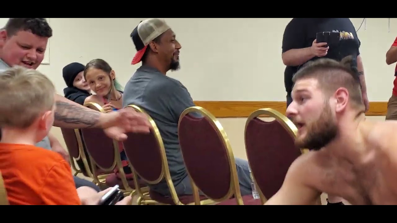 Steven Stetson v Buzz Bloodsaw - YouTube
