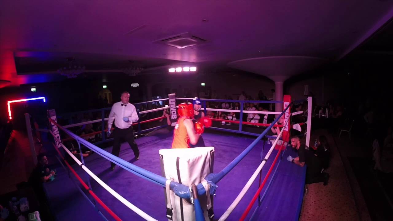 Ultra White Collar Boxing Luton | Fight 10 - YouTube