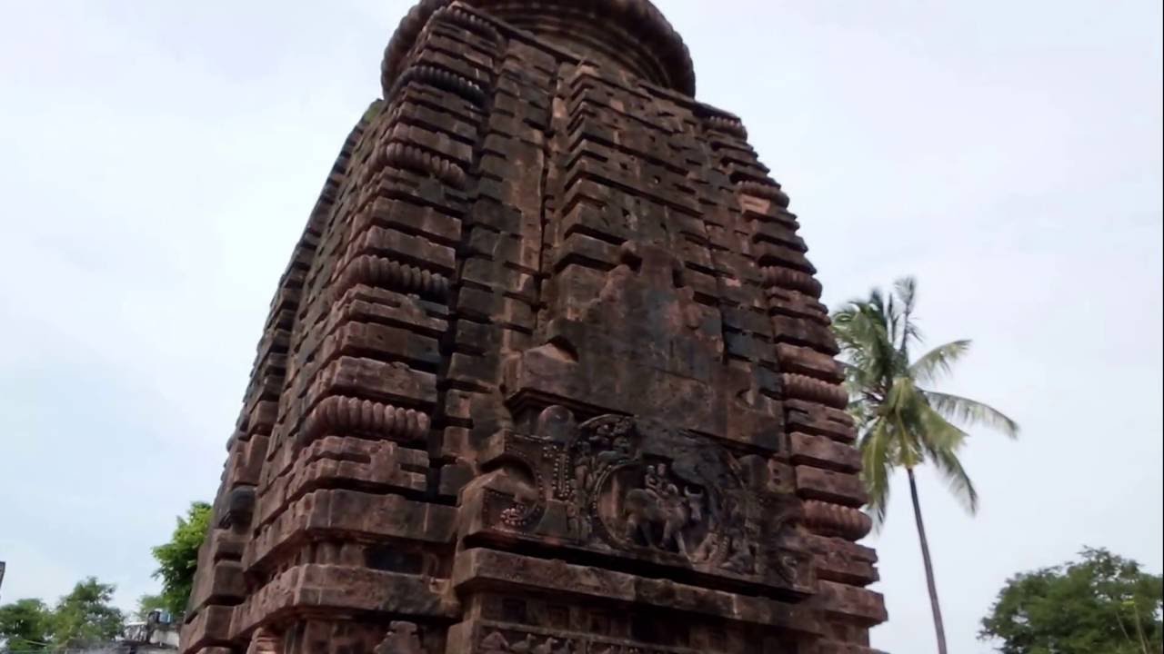 sri mukha lingam temple the ancient temple - YouTube