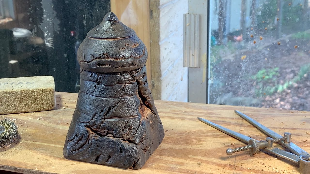 Richard Raffan creates a signature Citadel Box. - YouTube