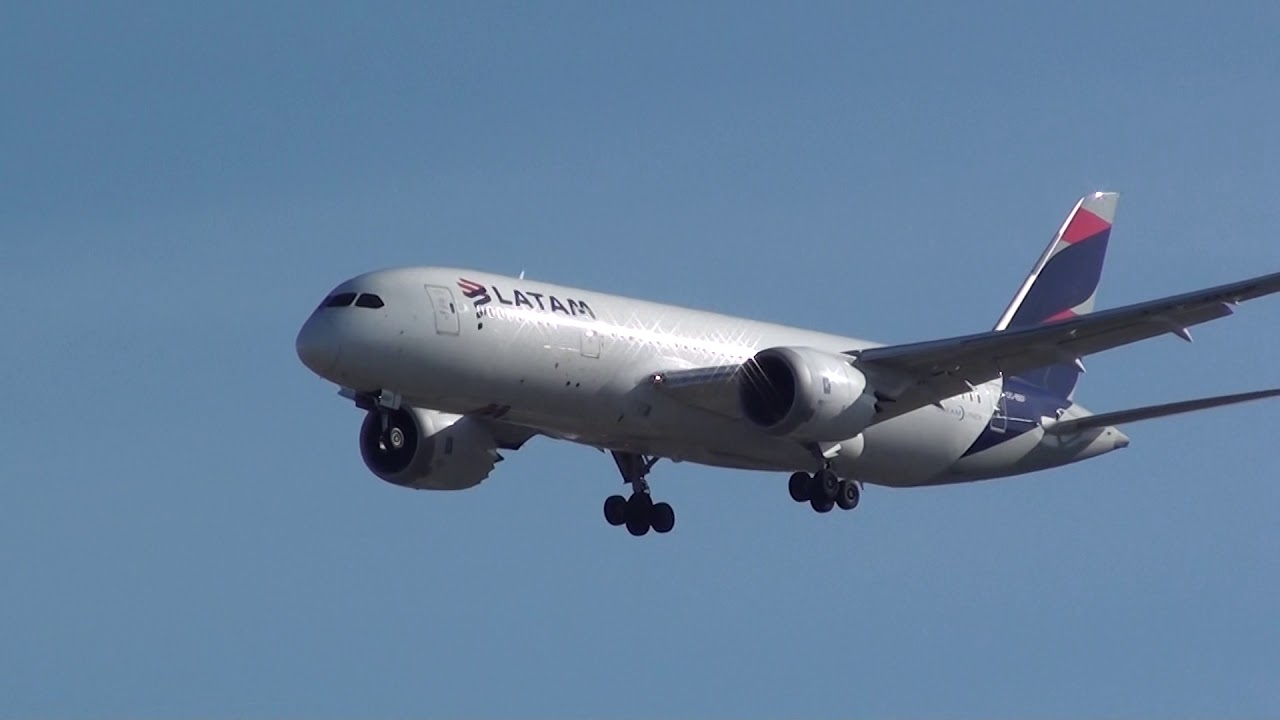 Latam Boeing 787-800 Dreamliner CC-BBF Landing Madrid Barajas LEMD ...