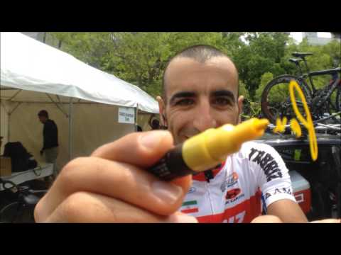 ミルサマ・ポルセイェディゴラーホル選手にサインを貰う