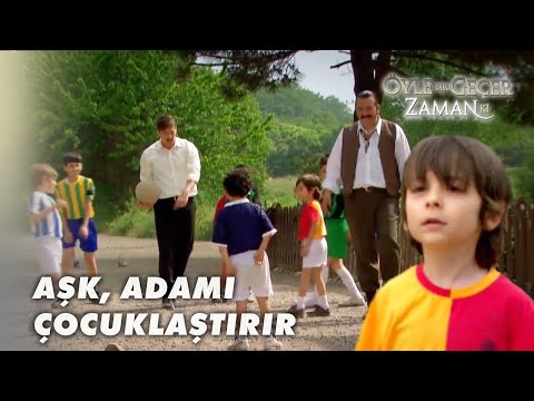Soner ve Süleyman, Osman ve Tayfasıyla Futbol Oynuyor! - Öyle Bir Geçer Zaman Ki 74.Bölüm
