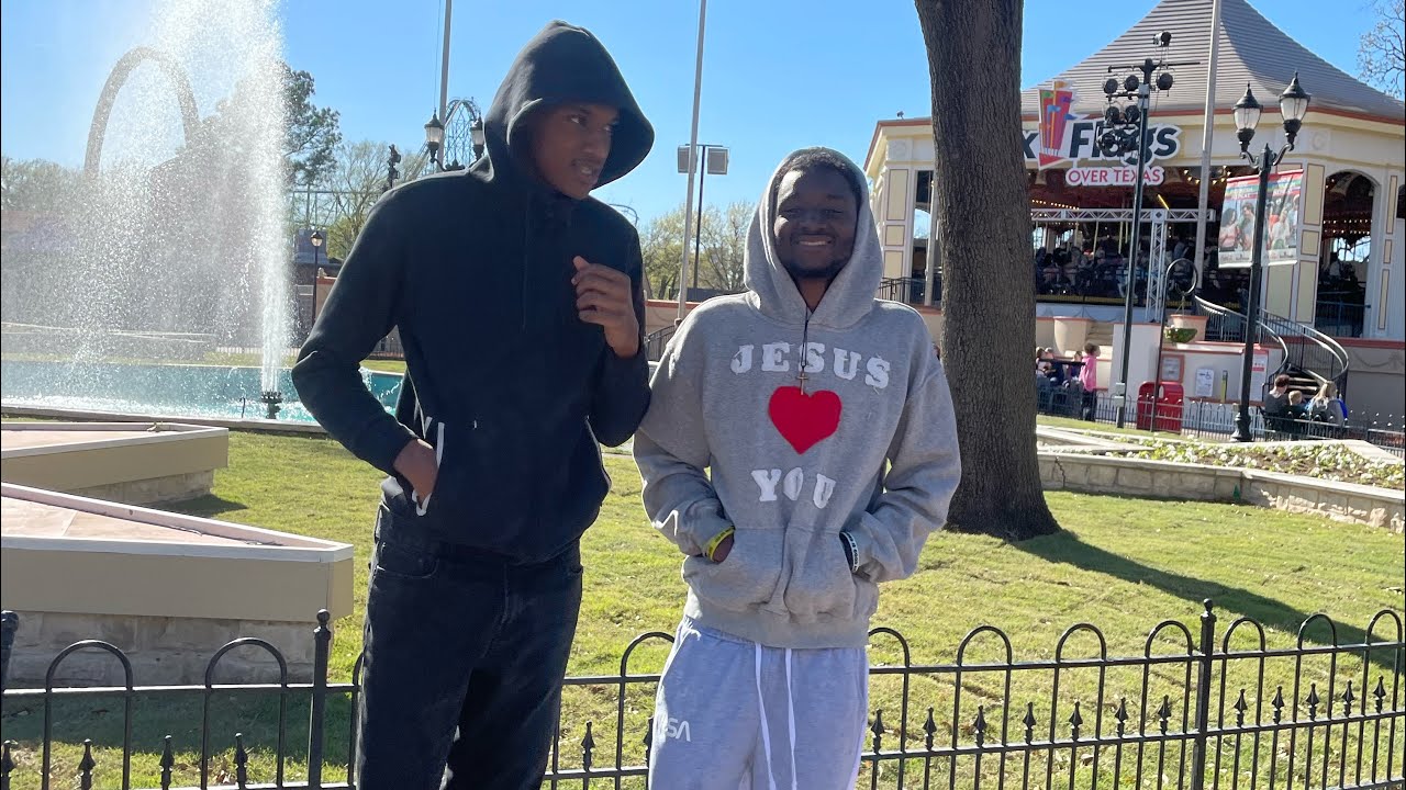 IRL Vlog at Six Flags with DJ! - YouTube