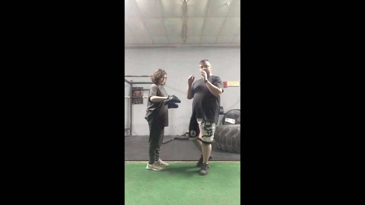 Tutorial: Proper Knee Strikes - YouTube