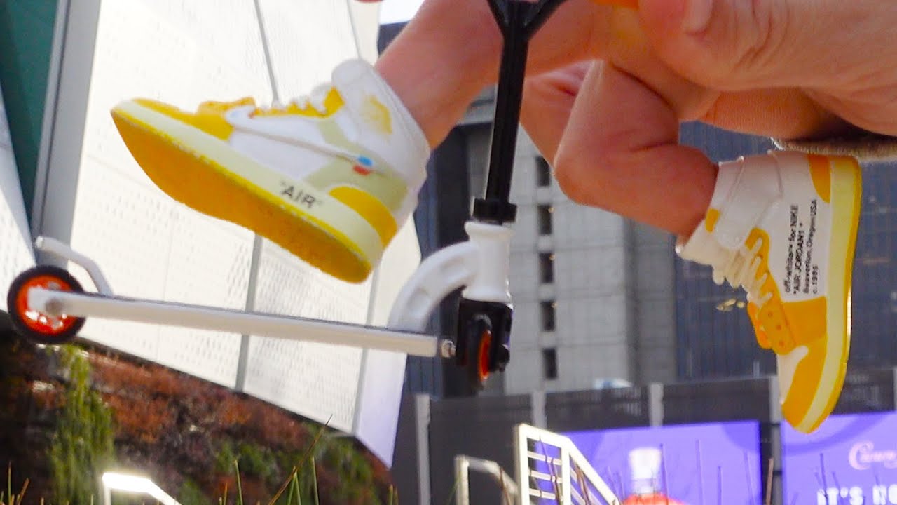 Finger Scooter | Pro Fingerscooter Tricks 2020 | Nike Air Mini Sneakers ...