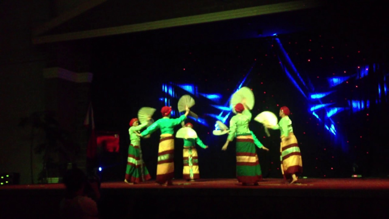 La Salle Filipiniana Dance Co. - Pagapir (Muslim Fan Dance) - YouTube