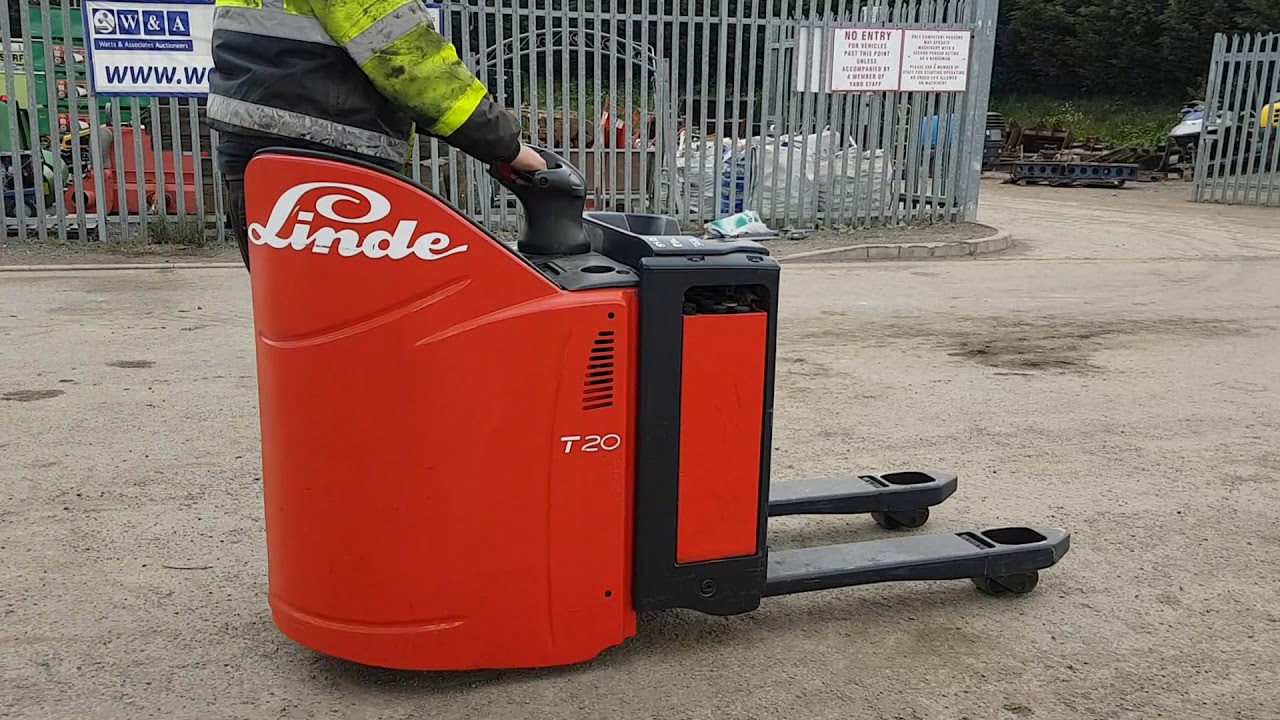 Lot 3686 LINDE pallet truck - YouTube