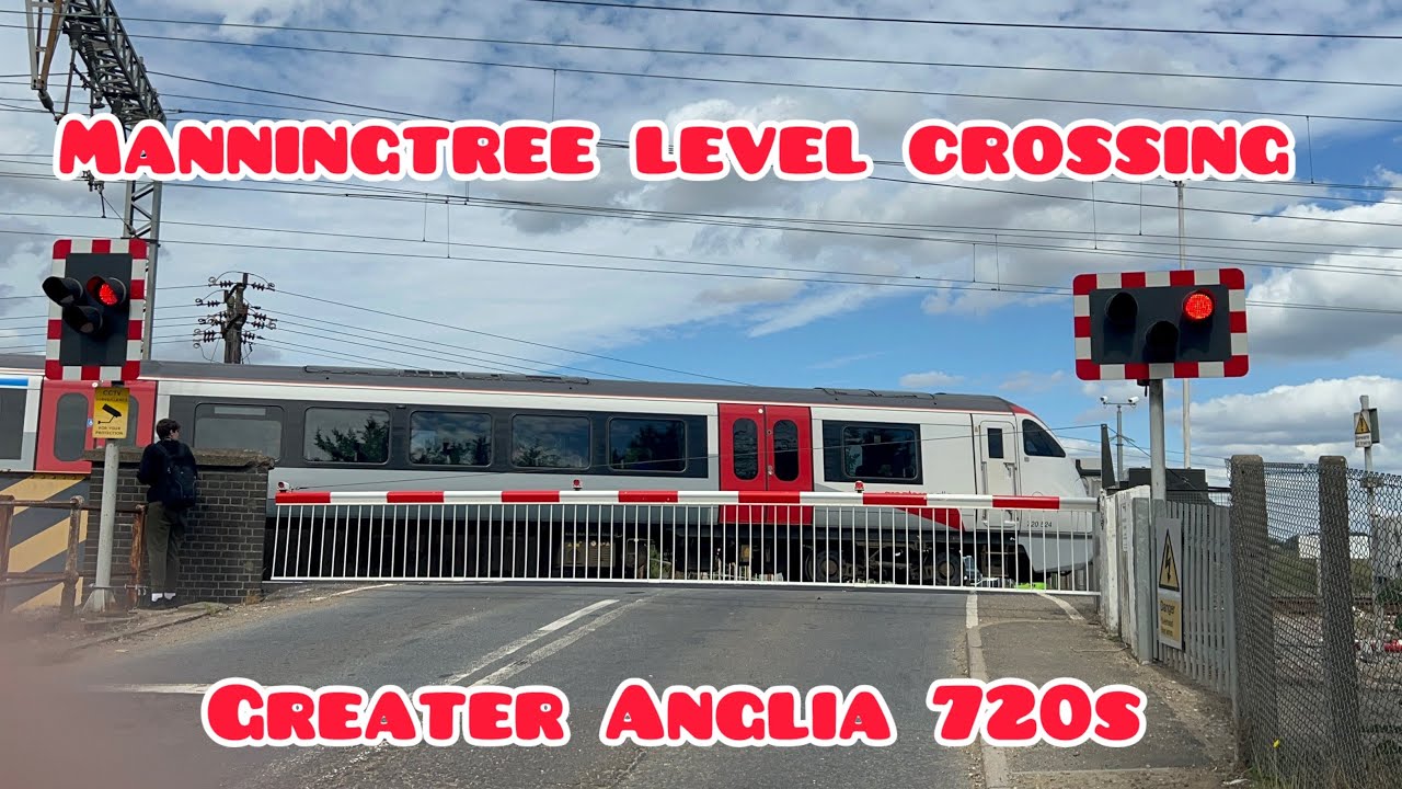 Manningtree Level Crossing | GEML | 30/08/2025 - YouTube