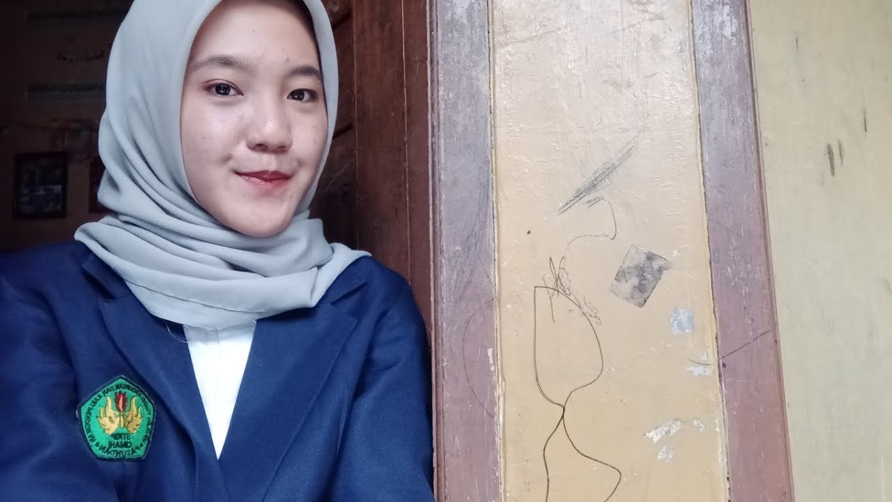 Rahma Aulia (22510032) Public Seaking Mid-Semester Evaluation - YouTube