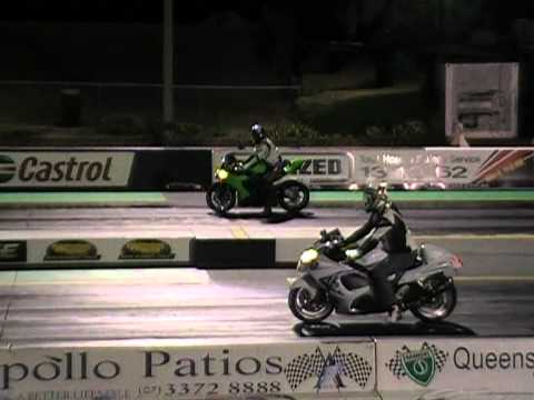 Nathan smokin a Busa at Willowbank 5 times in one night - YouTube