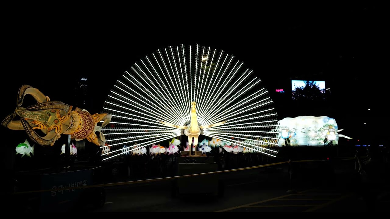 Leica Q2 Sample Videos: 28mm, 4k - Illuminated figure, Night