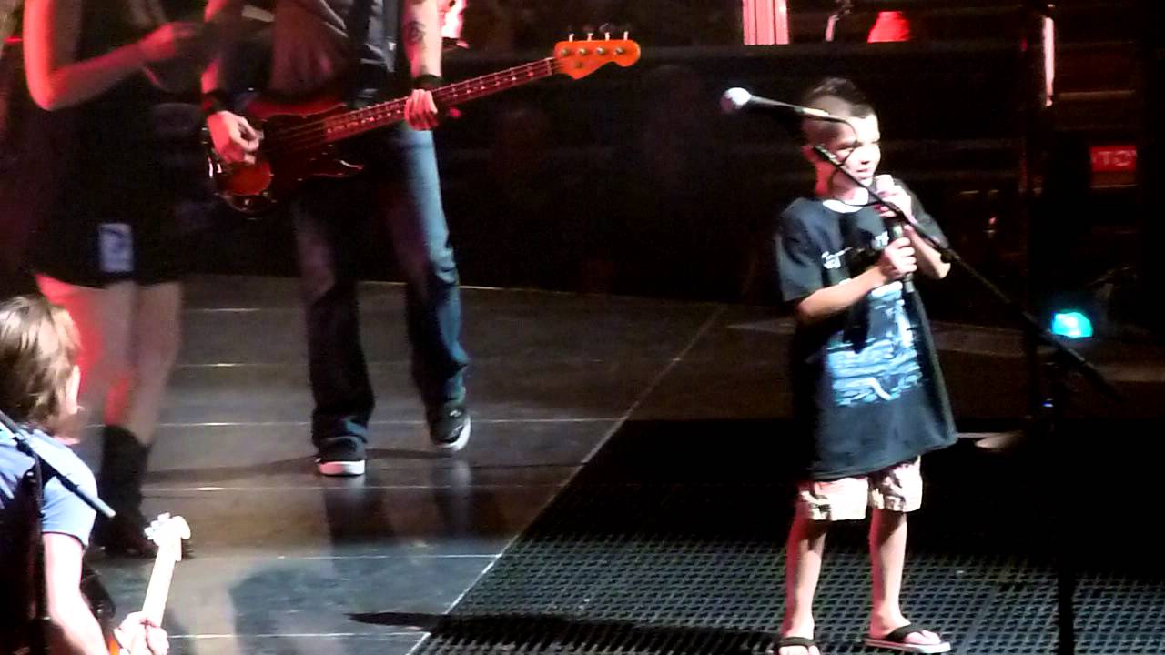 Keith Urban - Kiss A Girl - Philly 7-15-11 - YouTube