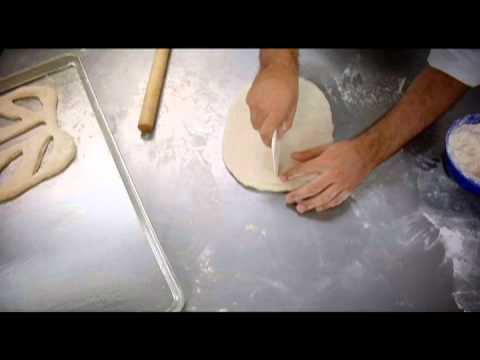 Formado de pan Fougasse - YouTube