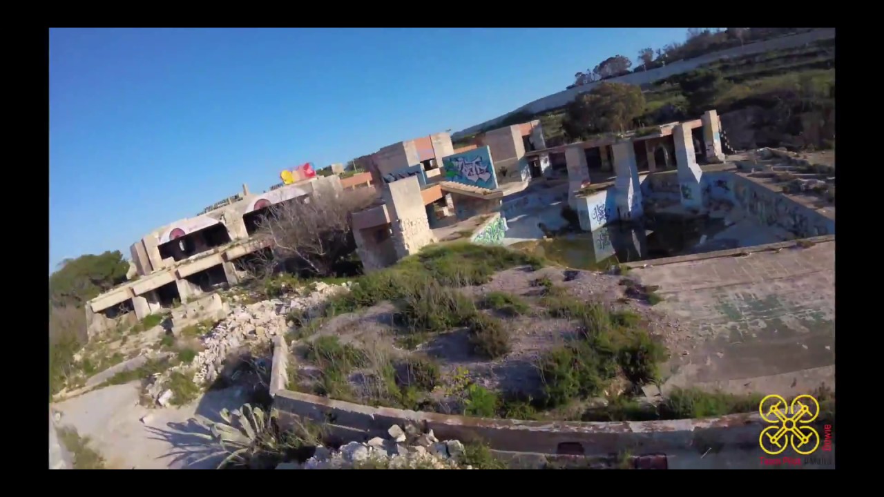 White Rocks The P00L [Alien 5'] HQ Props - YouTube