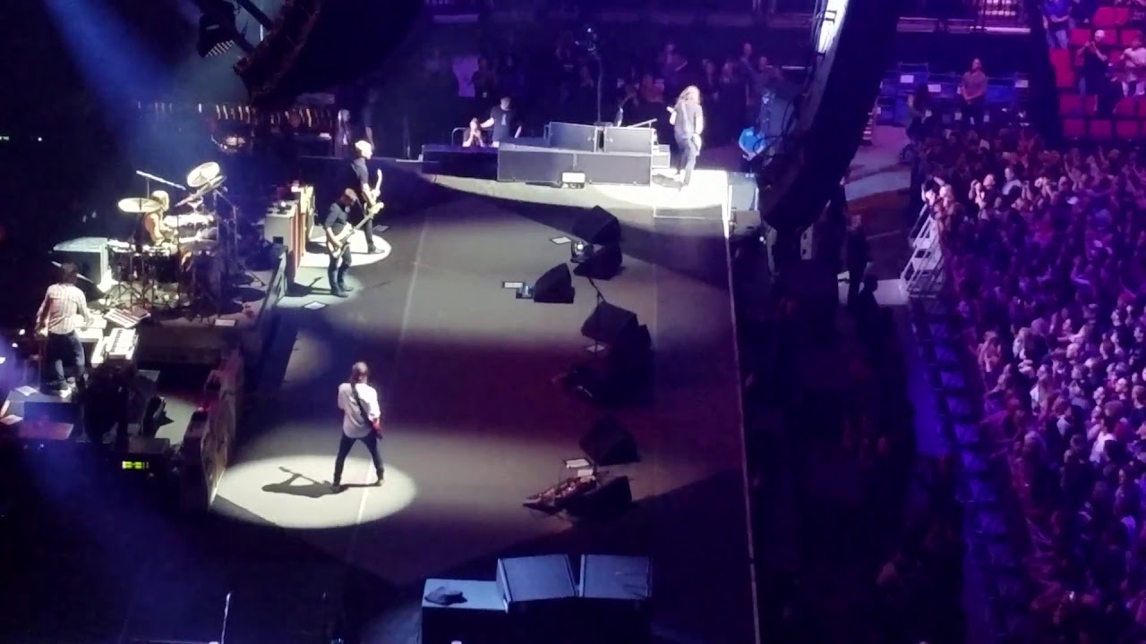 Foo Fighters - The Pretender(live) 9-10-18 Portland Oregon - YouTube
