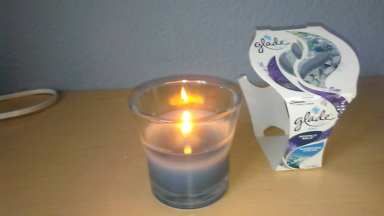 Review of Glade 2 in 1 Candle Moonlit Walk & Wandering Stream - YouTube