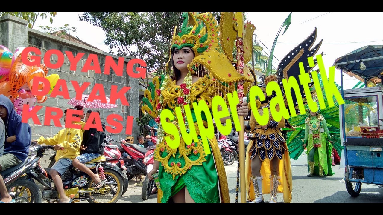 karnavalGOYANG DAYAK APACHE ..SUPER HEBOH ..SUPER CANTIK DI KARNAVAL ...