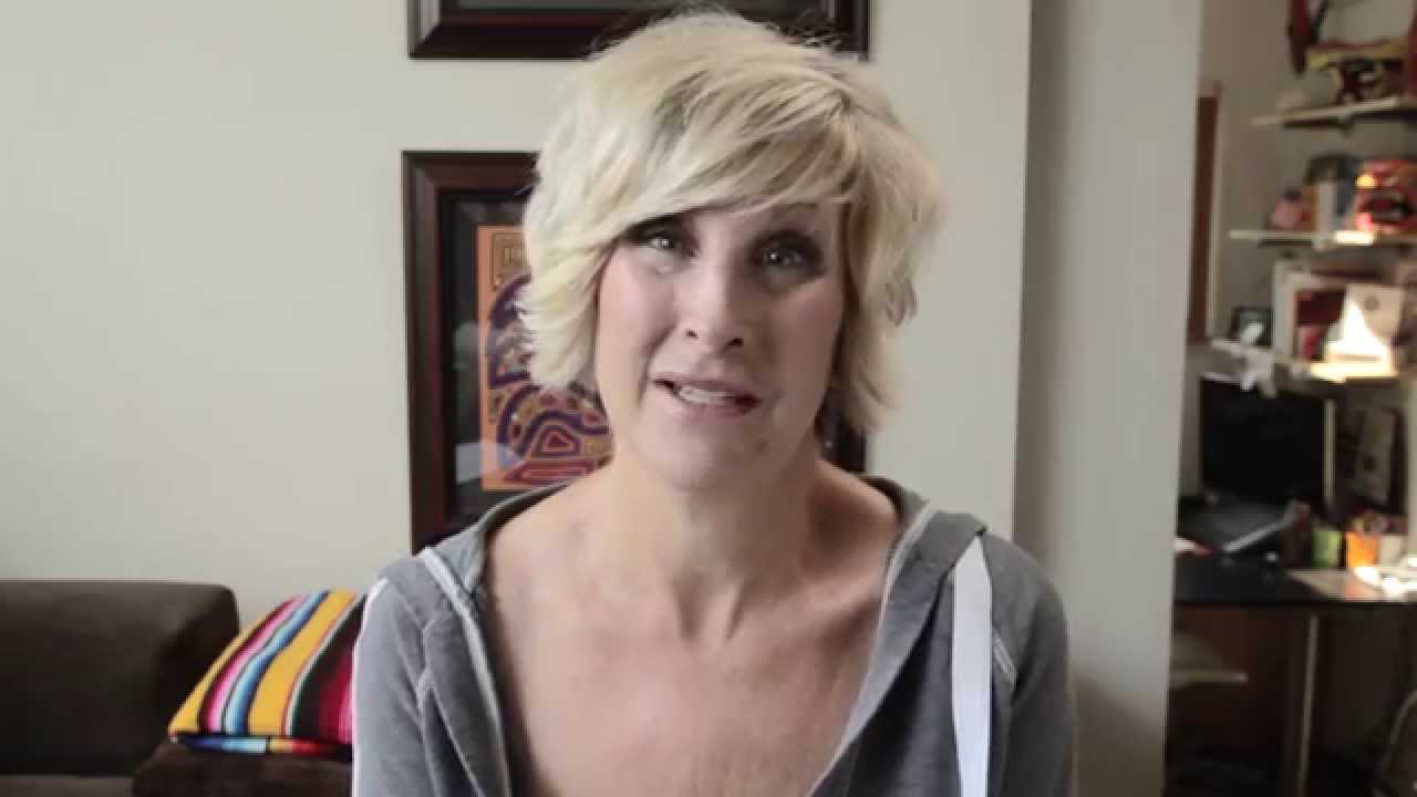 A lung cancer survivor’s last message to her friends - YouTube