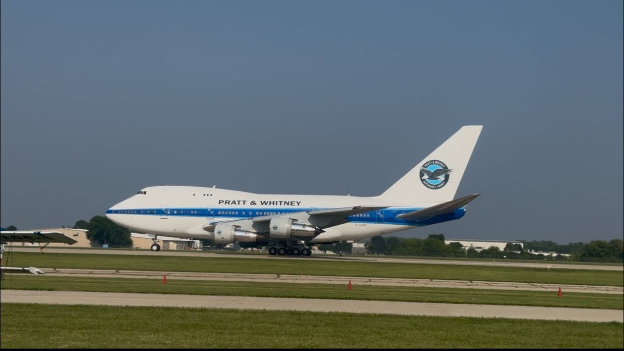 Pratt & Whitney's Boeing 747SP test bed aircraft Landing EAA Airventure ...