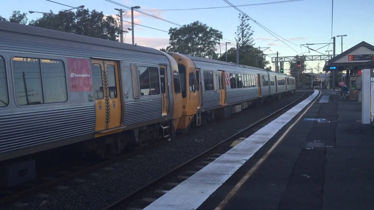 Strathpine Station 15/6/2015 - YouTube