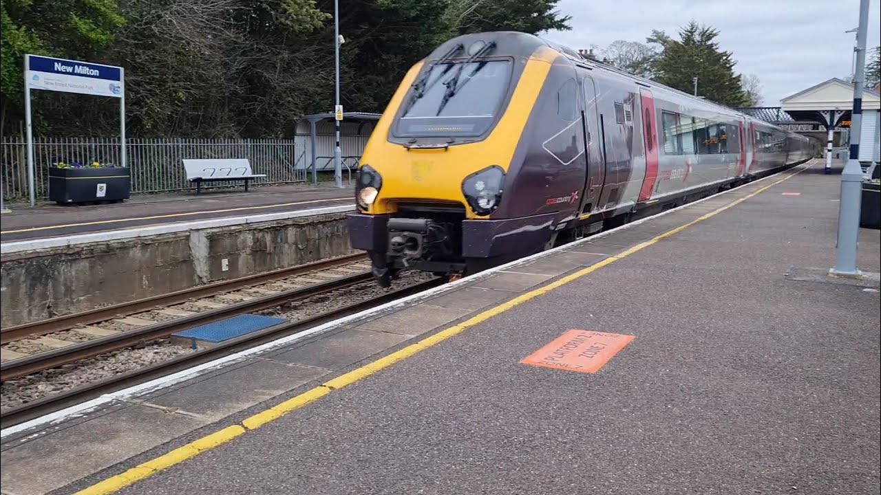 Trains at new milton part 2 *with tones* - YouTube