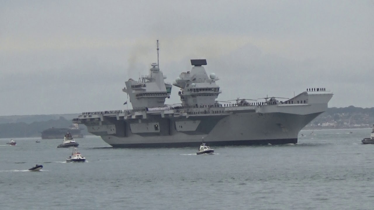 Arrival of the HMS Queen Elizabeth II Aircraft Carrier - YouTube