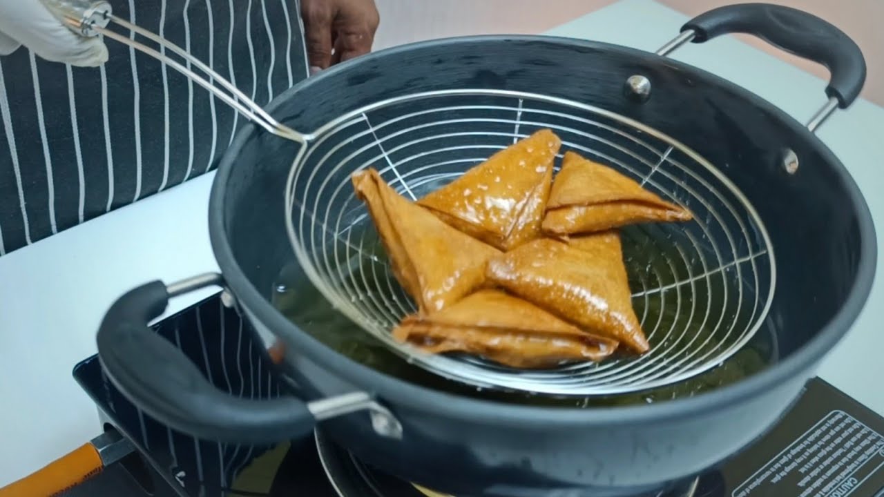 Wheat Onion Samosa | Tea kadai onion samosa in wheat - YouTube