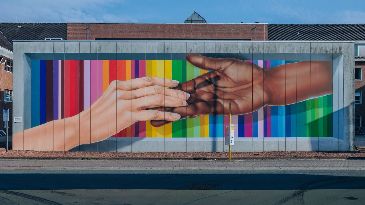 'Everyone' mural painting process by Artoon - YouTube