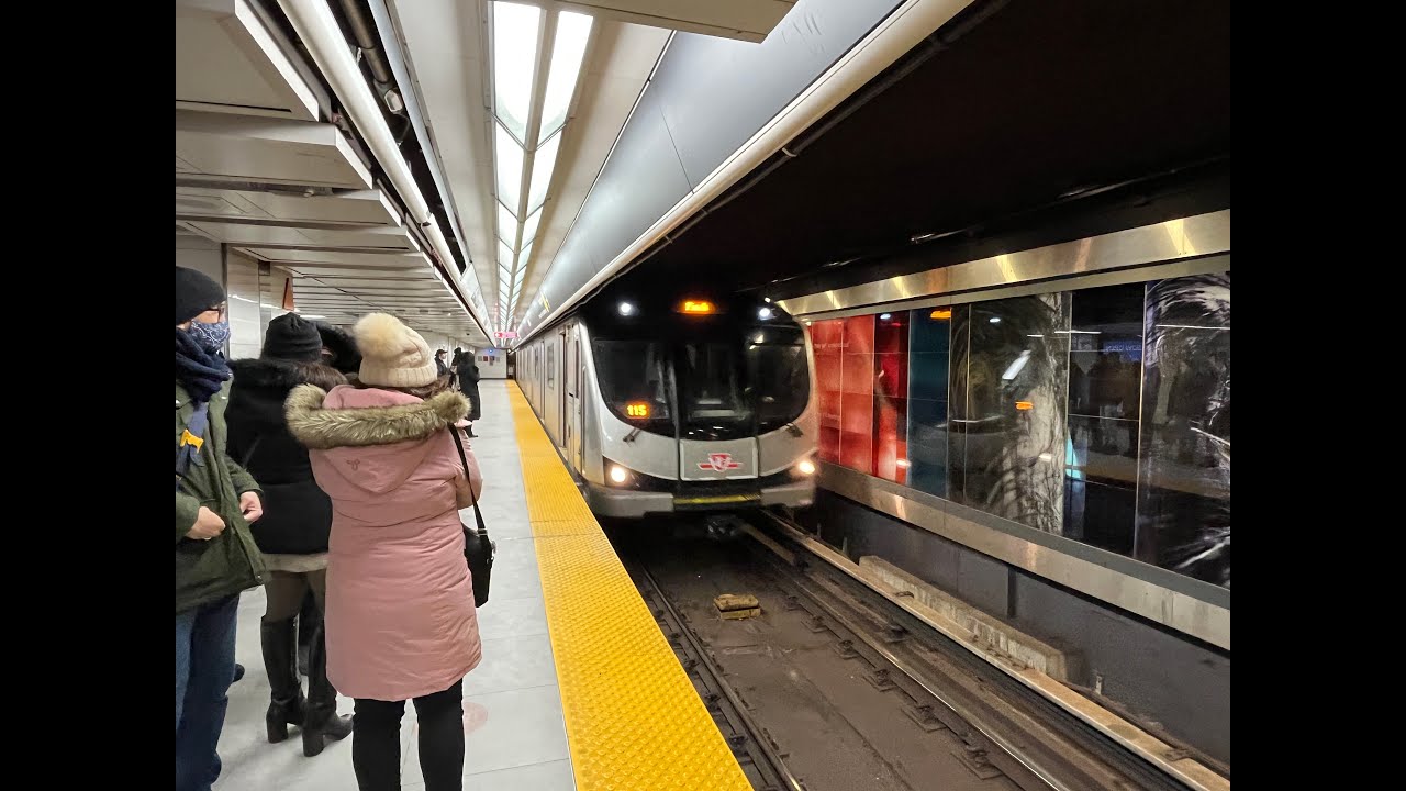 Toronto Subway-Line 1 to Line 2 - 1/3/23 - YouTube