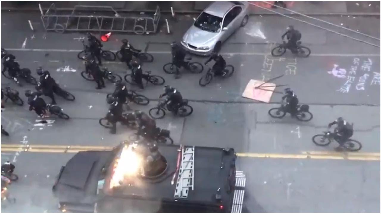 WATCH police on BIKES arrive to shut down Seattle’s CHAZ - YouTube