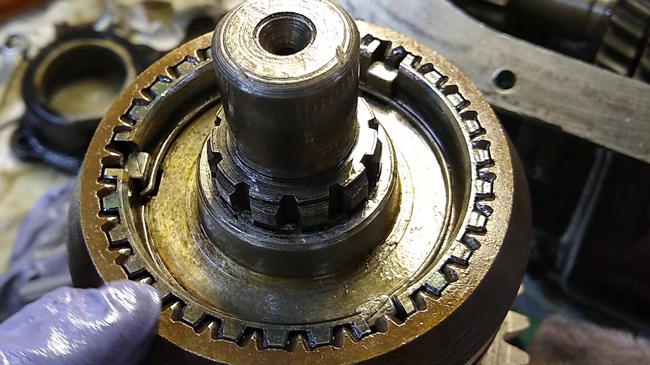 SM420 4 speed Transmission Clutch Hub and Keys - YouTube