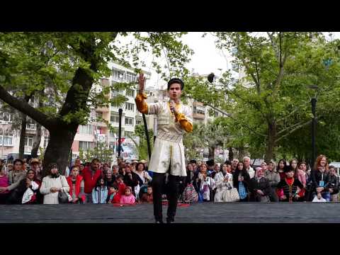 Nihad Melik Turkiyenin Manisa şeherinde Festivalda
