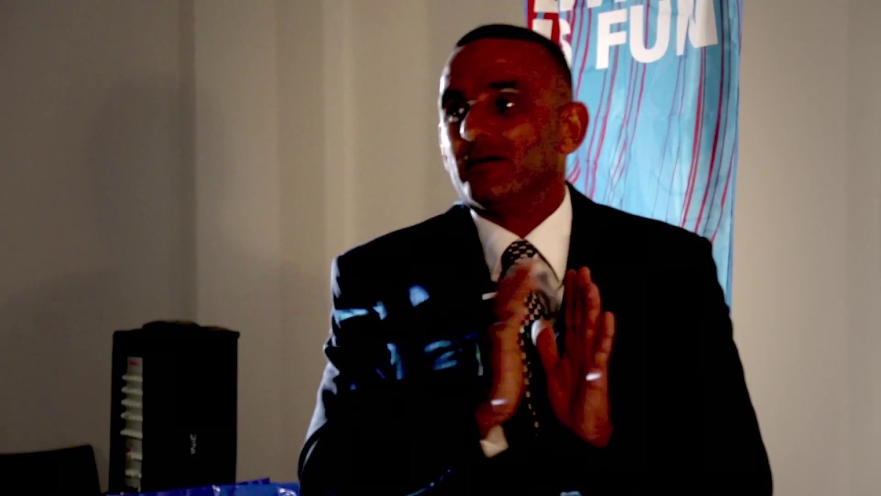 Khaled Zaki Diving & underwater photography at Katara with QPS - YouTube