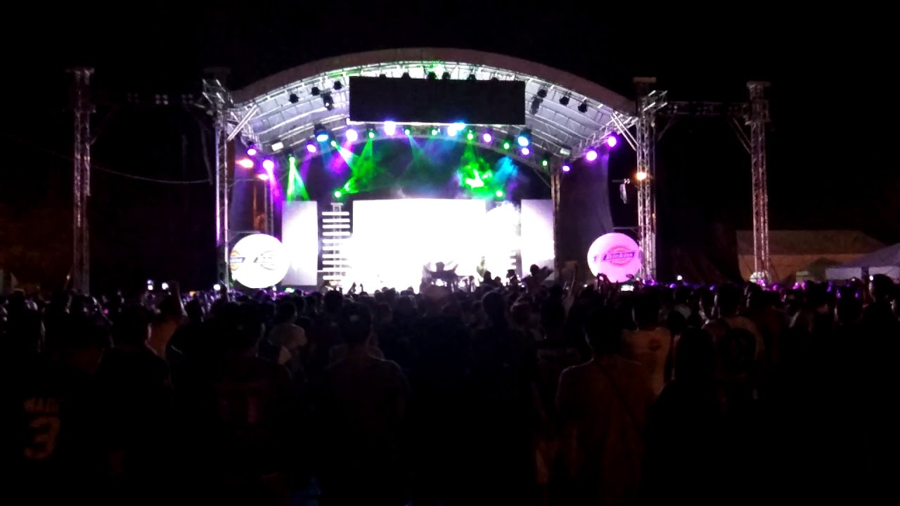Slapshock Live @ Convention Center Malolos - YouTube