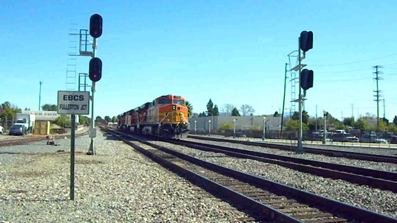 BNSF 7762 7767 7783 7740 （機関車） - YouTube