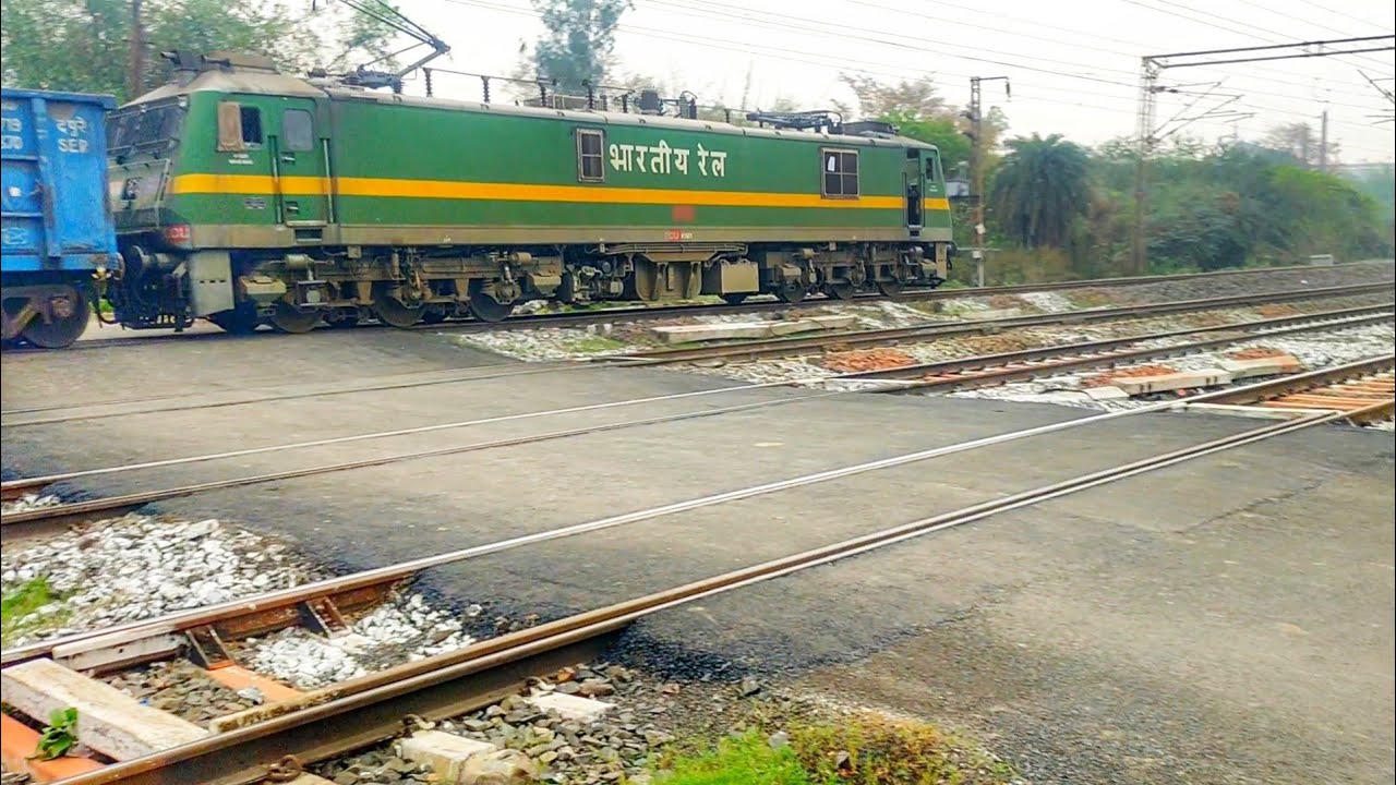 Green Giant WAG-9 Haluing Long Loaded BOXN Wagons Speedy Moving Out ...