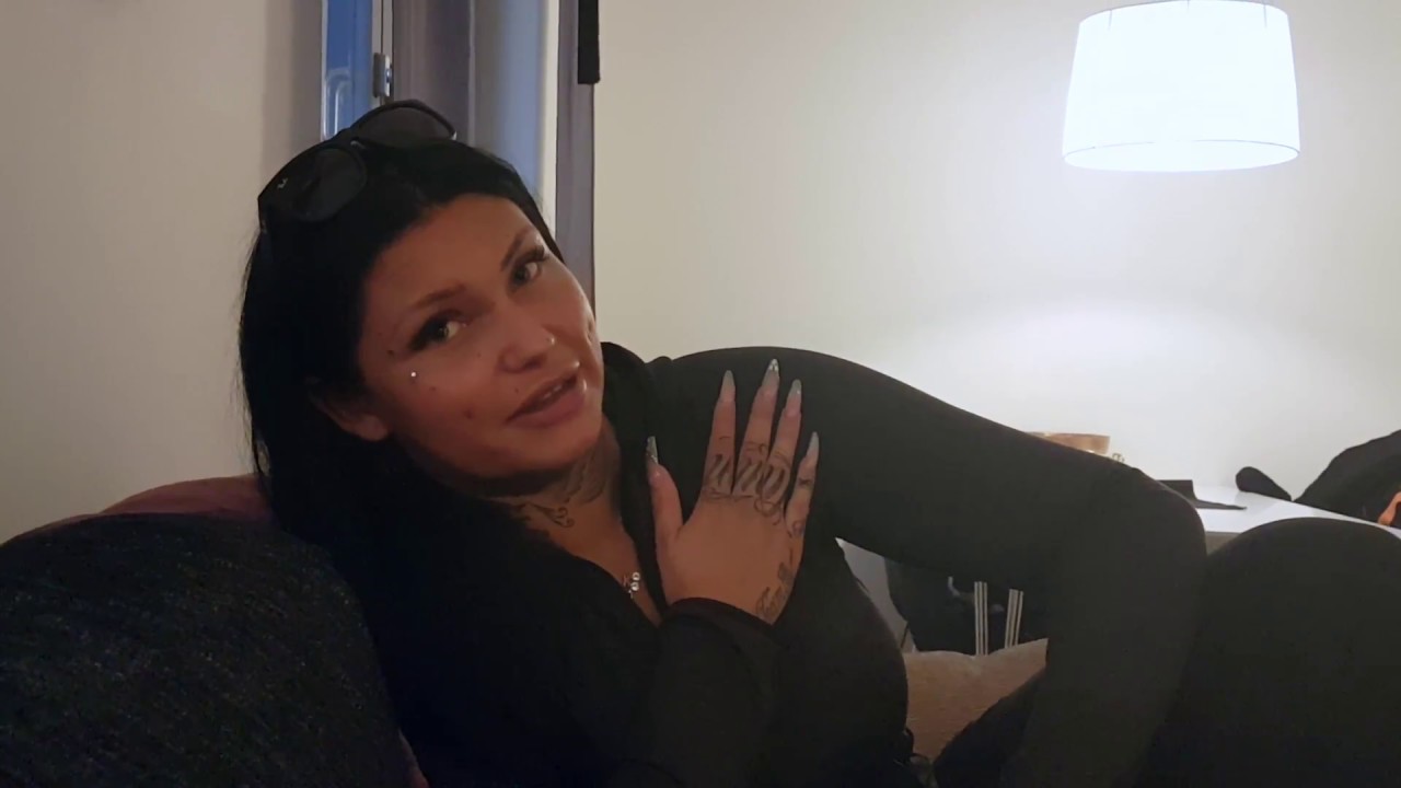 Linnejhas första video! - YouTube
