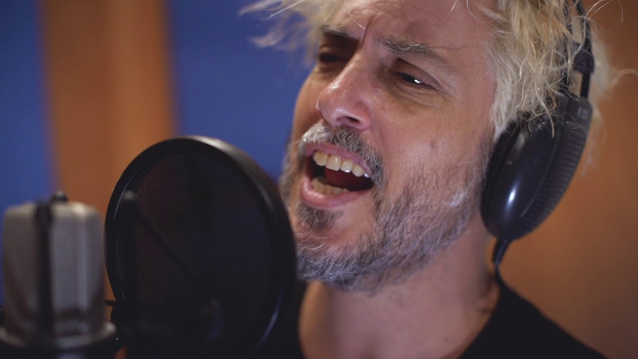 CARLOS SALES - Festa no céu (clipe oficial) - YouTube