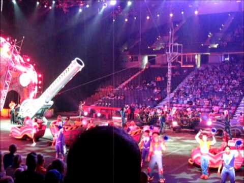Circus Human Cannonball - YouTube